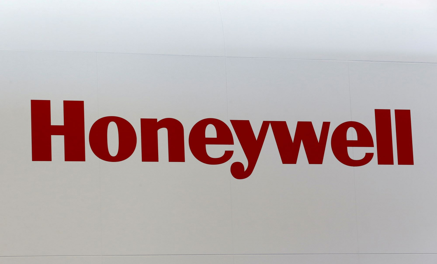Honeywell to Split Into Three Companies Amid Investor Pressure, Shares Drop